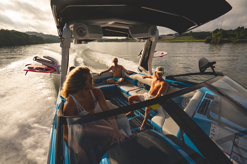 The Evolution of Wake Boats: From Ski Boats to Surf Machines